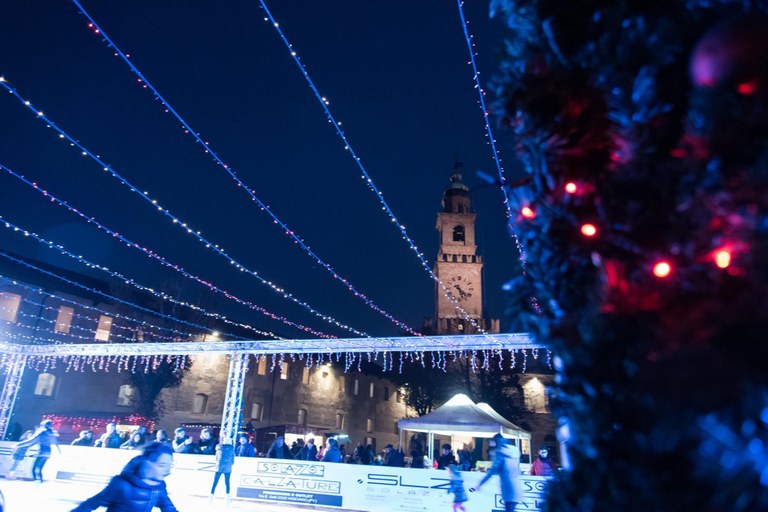 Pattinaggio sul ghiaccio in Castello a Vigevano