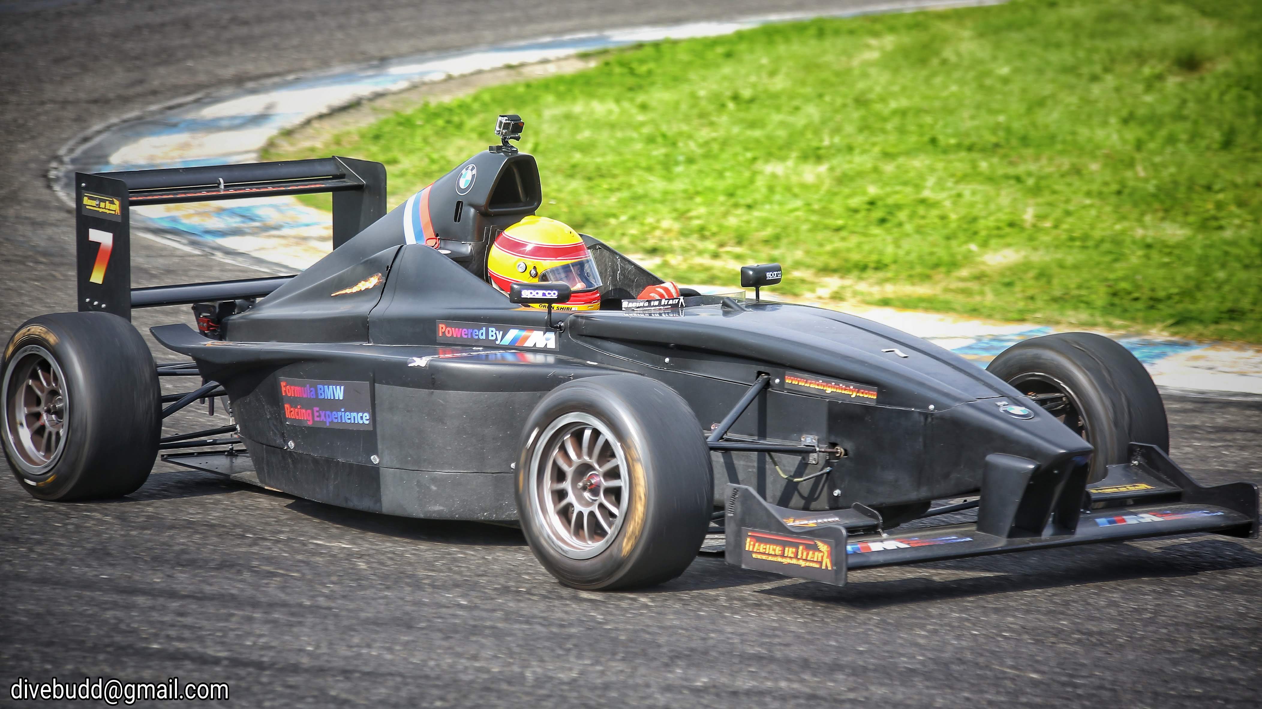Racing course with Formula BMW on an Italian racing track.